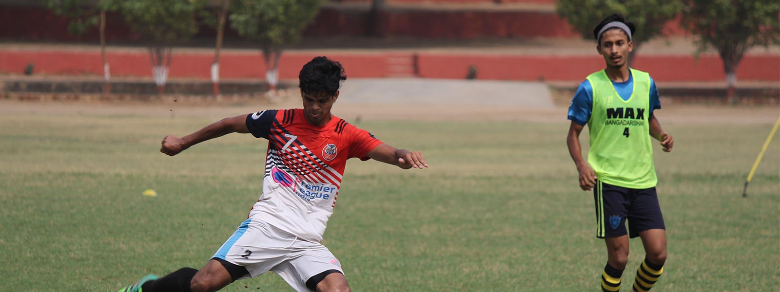 Fellaini diventa Topolino, ma occhio a non maltrattare i capelli